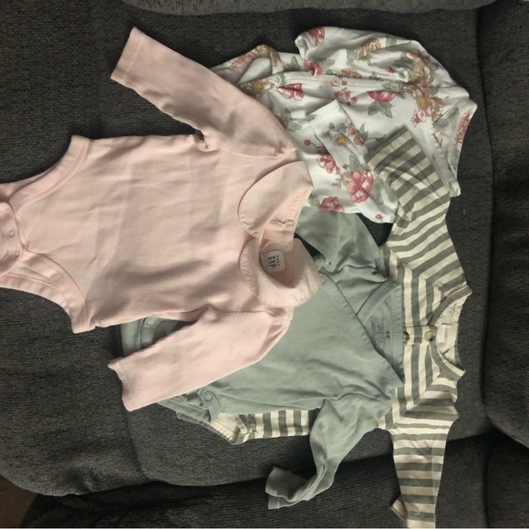 GAP | One Pieces | 3 Hm Bodysuit 3m Kate Quinn 36m 2 Gap 36 Collared Bodysuit | Poshmark